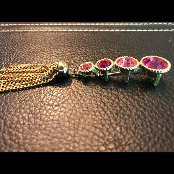 Sarah Coventry | Jewelry | Vintage Sarah Coventry Tassel Signed Logo ...